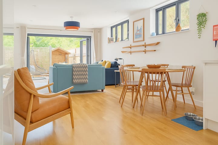 Beachfront Stay, Coastal Path, Devon - Shaldon