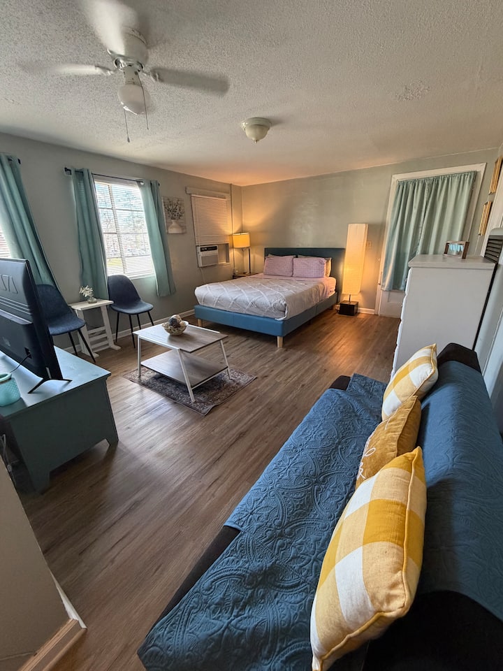 Historic 2f Apartment  Near Sgmc & Vsu - Valdosta, GA