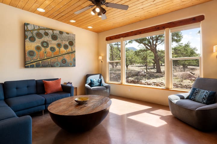 Quiet Southwest-style 3 Br/2 Ba Home In Crestone - Crestone, CO