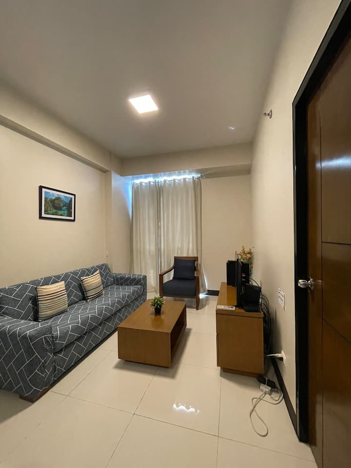 2br Condo Unit @ Mactan Newtown W/ Pool And Wifi! - Lapu-Lapu City