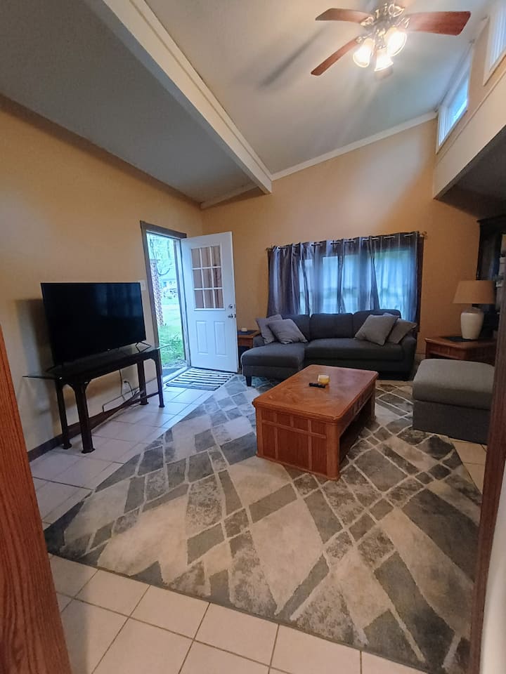 Cozy Cottage - Chautauqua Lake, NY