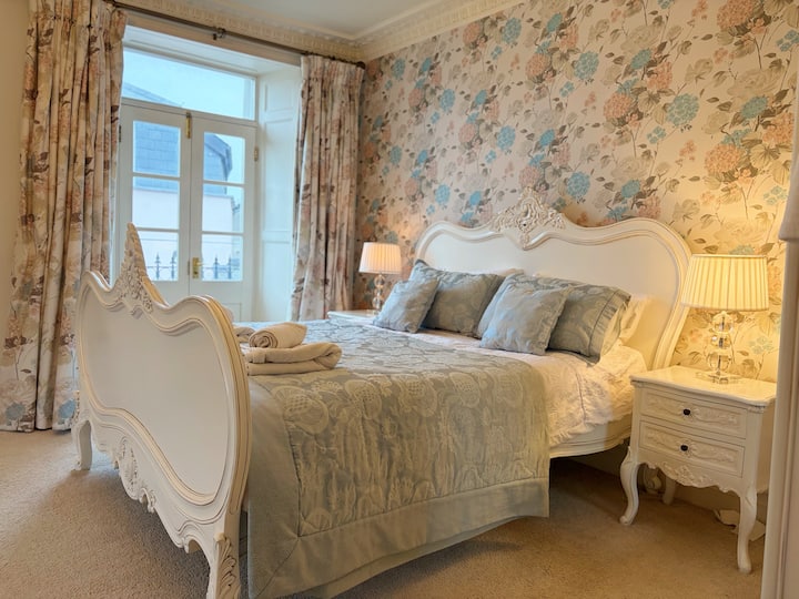Luxury Georgian Townhouse Tenby Sleeps 8 - Tenby