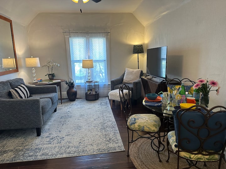 Downtown, Lone 1 Bdrm Upstairs Apartment - Livingston, MT