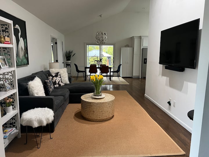 Home In Hampton Bays - The Hamptons, NY