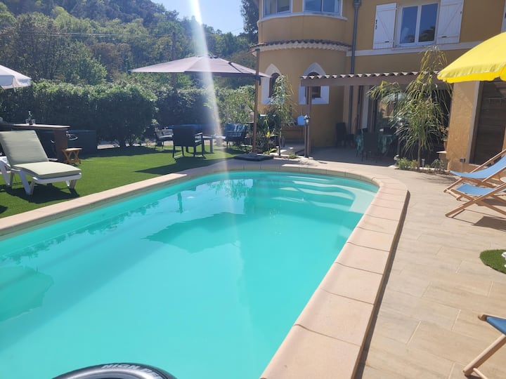 Rez De Villa : Le Bercail Saint Jean
Avec Piscine - Montauroux