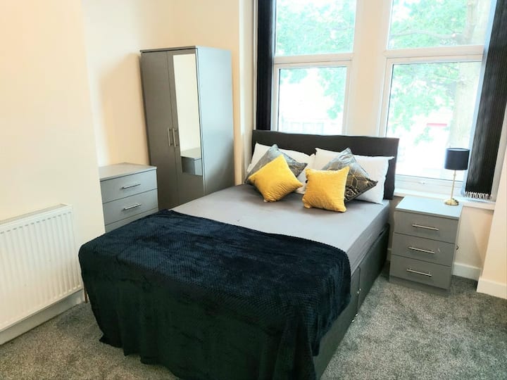 Executive En-suite Double Room - Bradford