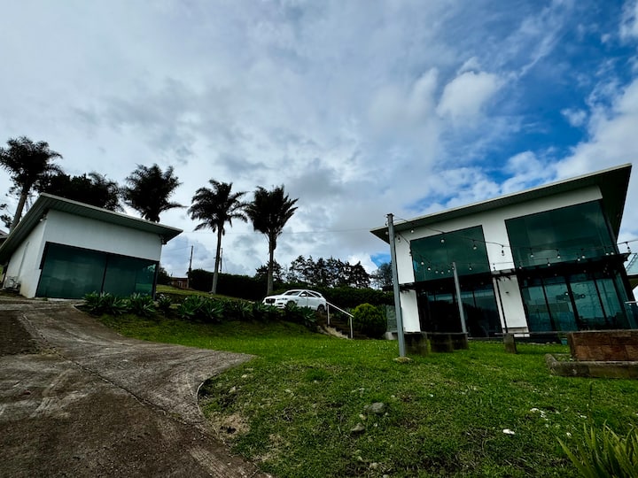 Moderna Casa Con Increíbles Vistas - Cartago, Costa Rica