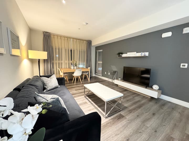 1b1b Spacious Top Floor Business-ready Apt 416 - San Jose, CA