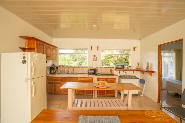 3br Home | Walk To Lake Arenal & Town - Nuevo Arenal