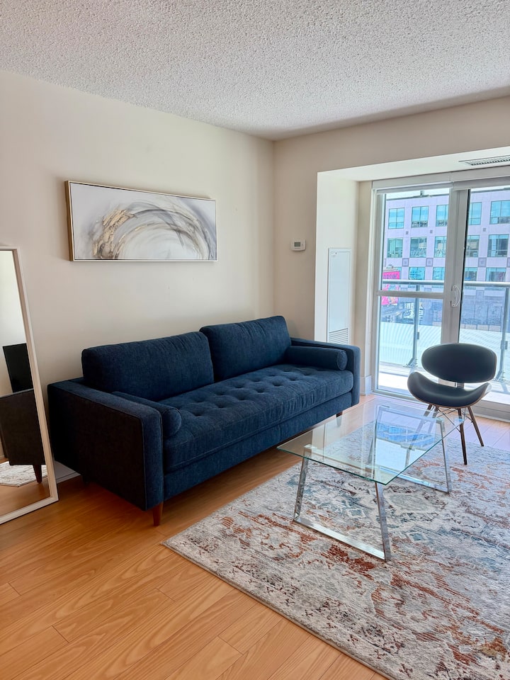 New Management: 1 Bedroom Entertainment District - Toronto, ON