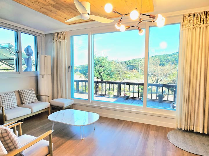 산아래스테이/따뜻한가정집느낌/독채/야외바베큐/ 벽난로/도원계곡/최대8명 - South Korea