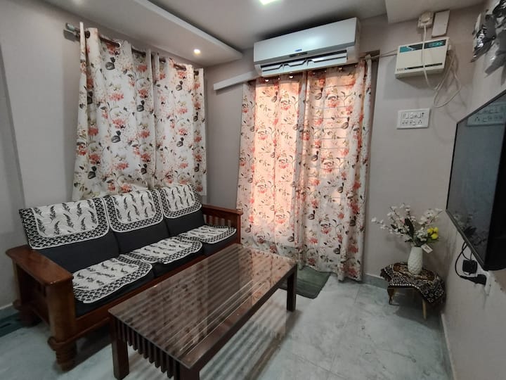 Nawa'z Pad | A Luxe Home @Sky Of Adyar - Penthouse - Chennai