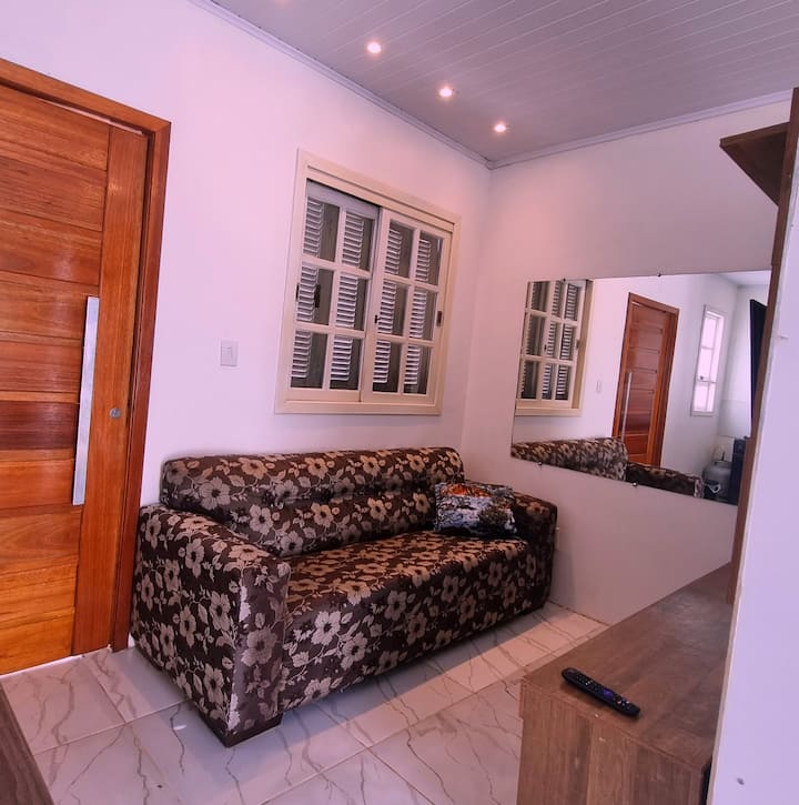Studio House, Seguro , Moderno, Wifi ,Estac. Free - Porto Alegre Airport (POA)