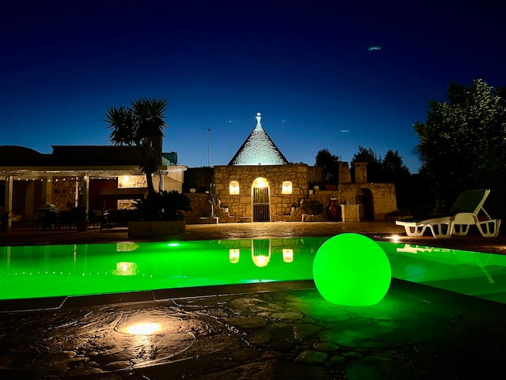 Trullo "La Quercia"
Con Piscina - Francavilla Fontana
