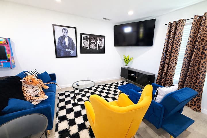 The Lions Den - Odessa, TX