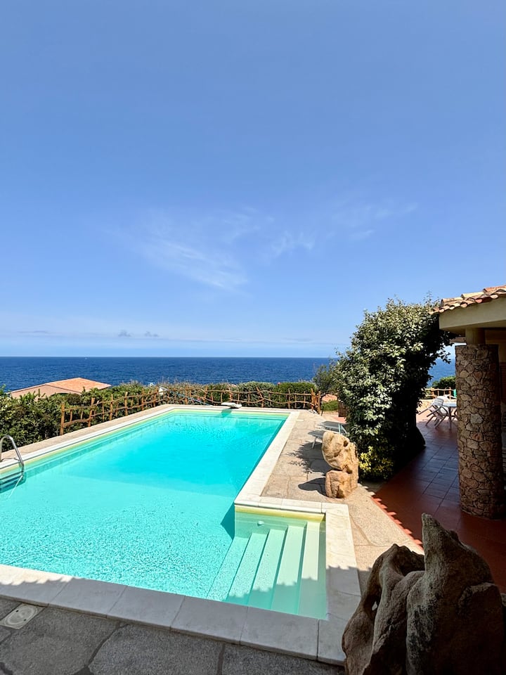Villa Confortable Avec Piscine Viaet Vue Mer - Sardegna