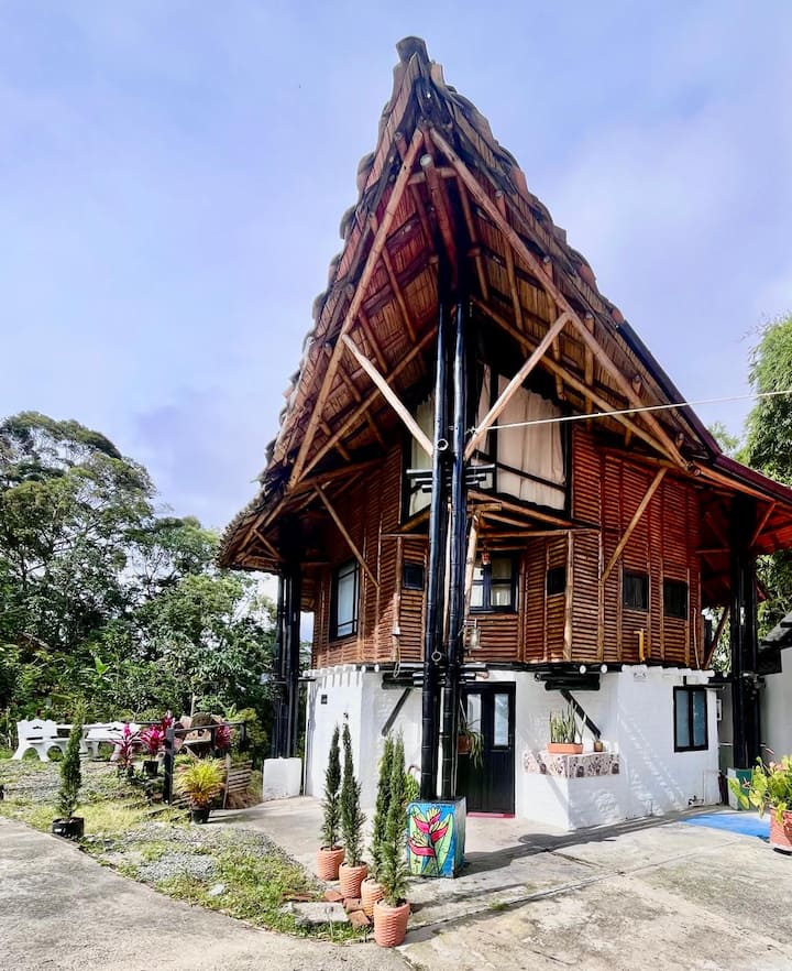 Cabaña En Bambu Con Espectacular Vista A Salento - Salento