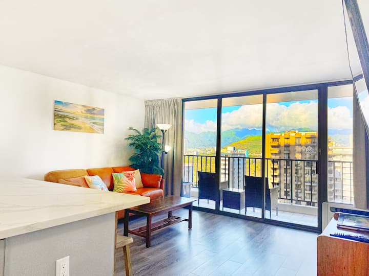 Wonderfully Renovated Waikiki Banyan Free Parking - Honolulu