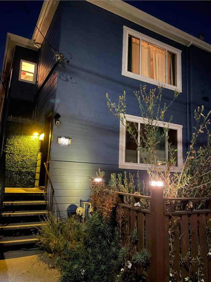 Private Rockridge Flat - Artsy, Light & Spacious - Oakland, CA