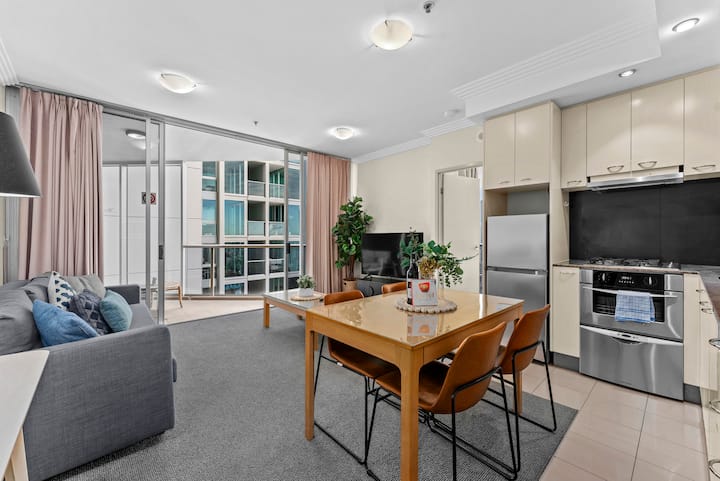 Central City Apt W/ King Bed, Pool, Gym & Sauna - Brisbane