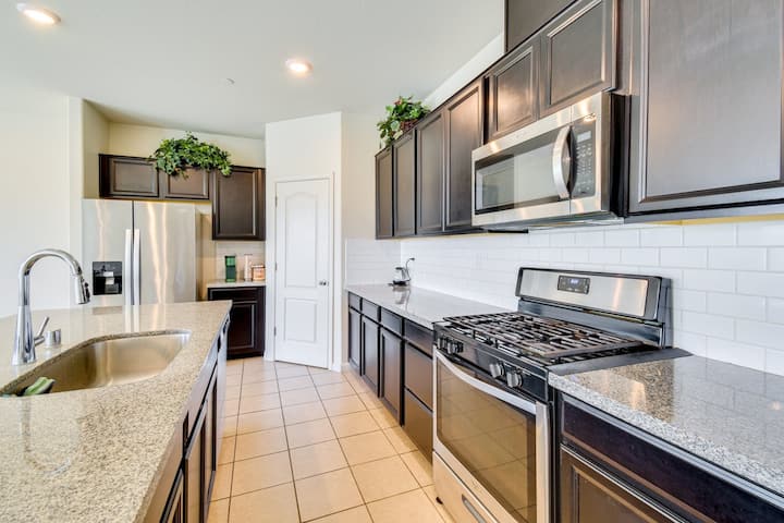 Spacious Retreat - Safe Community - Eagal Lake, Tracy