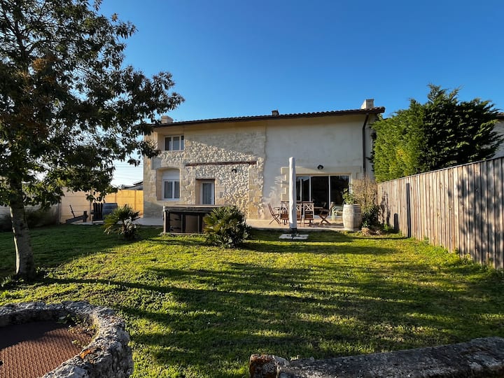 Gîte Avec Spa Privatif à 500m De Margaux - Margaux