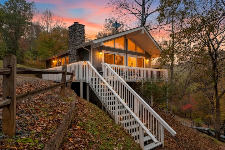 Lakefront Cottage In Quiet Cove~kayaks, Fire Pit! - Moneta, VA
