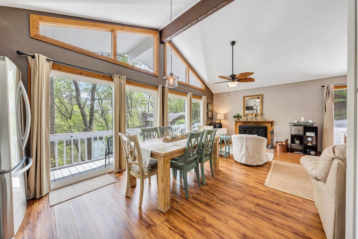 Lakefront Cottage In Quiet Cove~kayaks, Fire Pit! - Smith Mountain Lake, VA