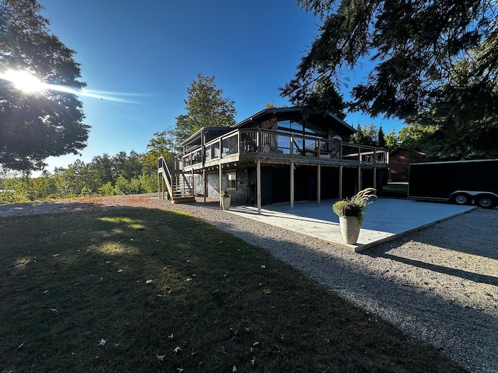 Waterfront Carson Lake Cottage - Sauble Beach