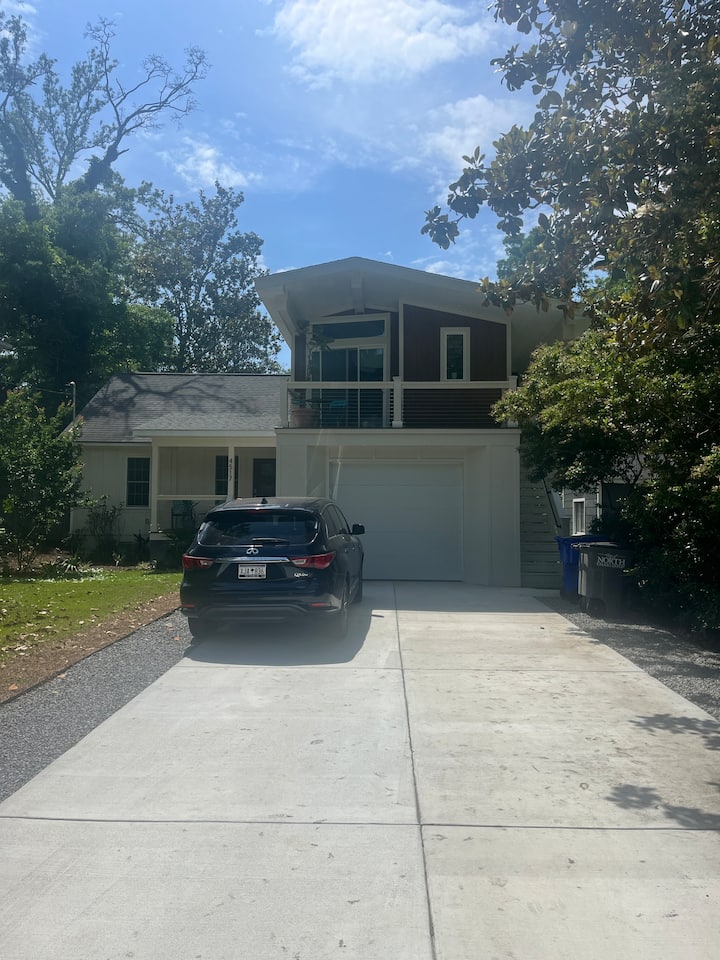 Private Studio W/ Balcony + Parking |Quiet Retreat - Charleston, SC