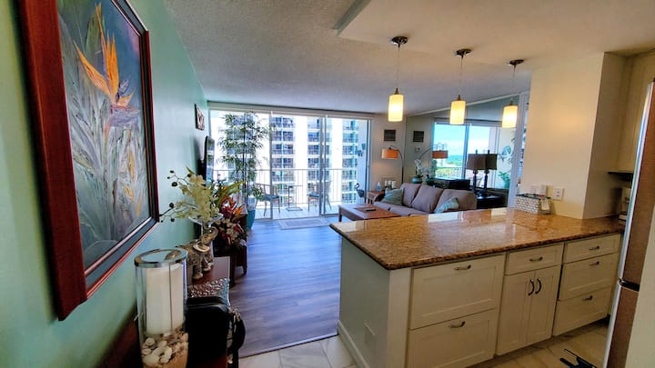 Waikiki Ocean View One Bdrm Condo - Close To Beach - Honolulu, HI
