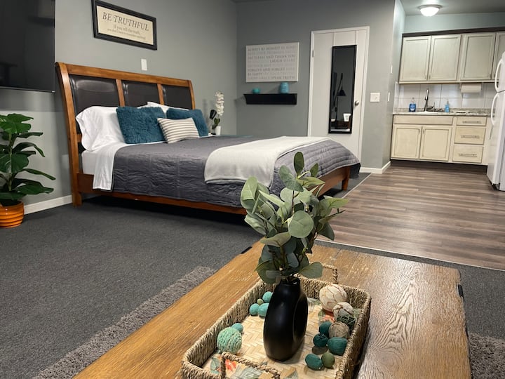 Urban Studio King Bed - Richland, WA