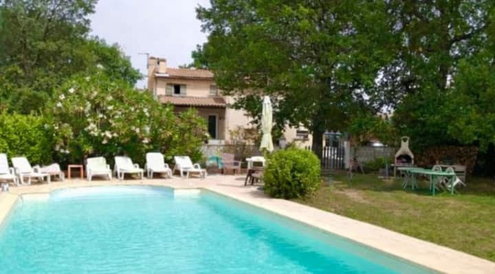 Villa Ardéchoise De 150m2 Avec Piscine Et Jacuzzi - Aubenas