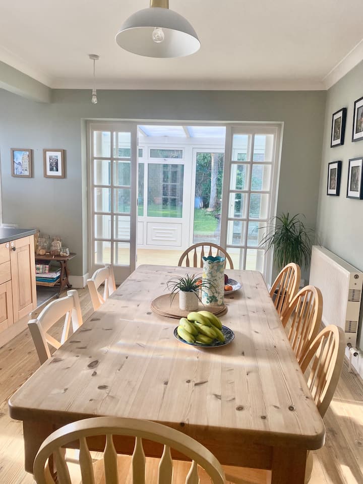 Spacious 3 Bedroom Family House - Alderney - Dorset