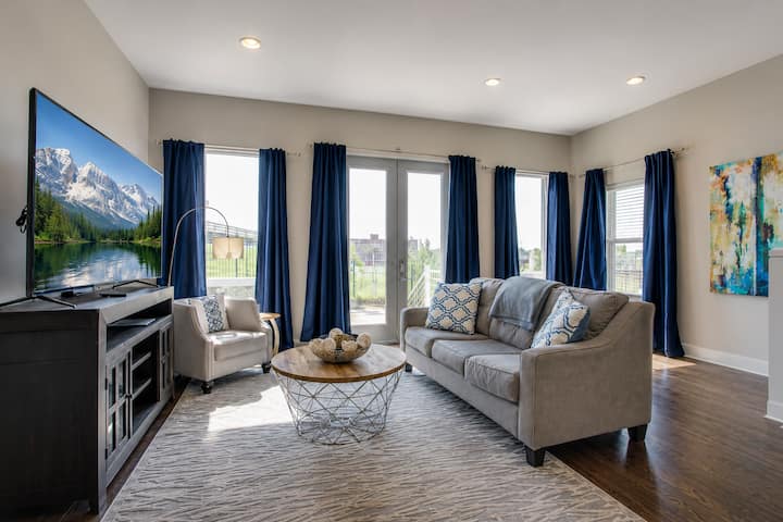 Stunning Nashville Retreat - Near Broadway - Nashville, TN