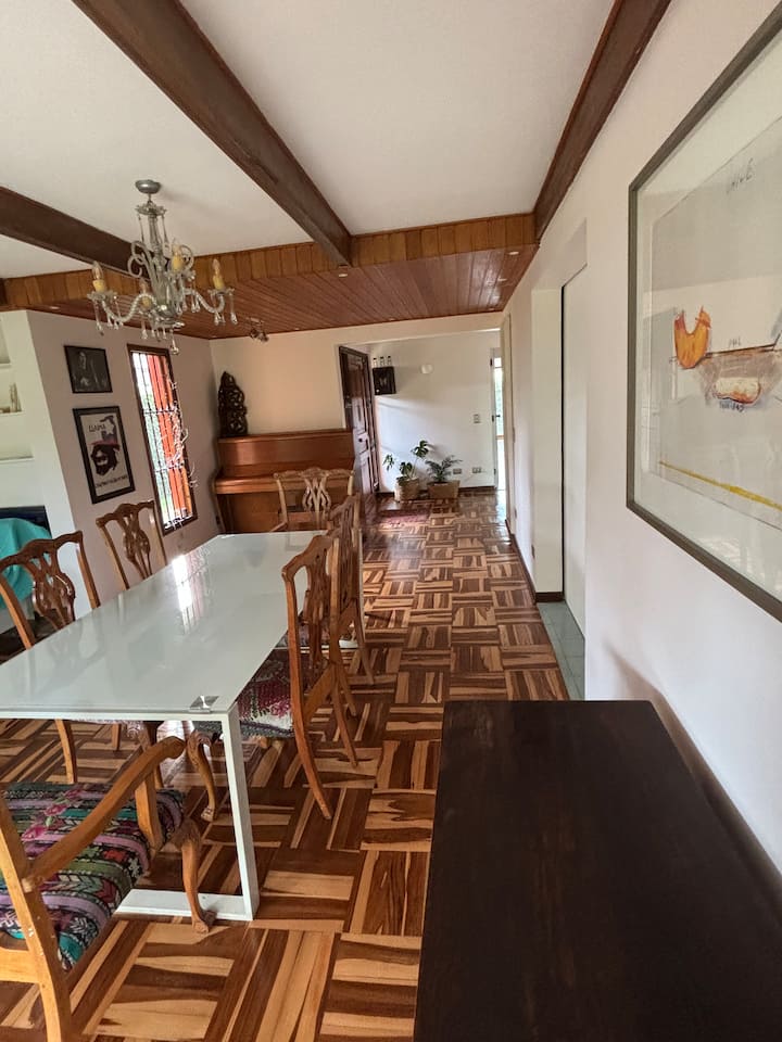 Espectacular Casa En La Reina - Las Condes