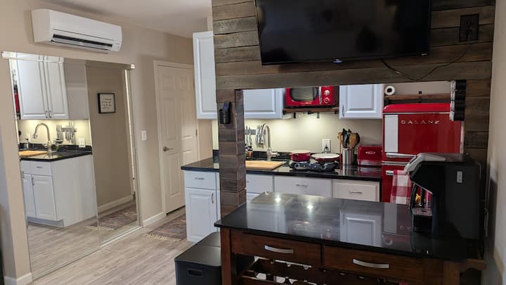 W Sedona Studio, K Bed, Kitchen, Wifi, Patio, Roku - Sedona, AZ