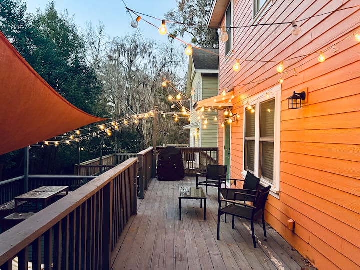 Perfect Background Hangout-café Lit Patio, Bonfire, Bbq Grill-near Uf Stadium! - Gainesville, FL