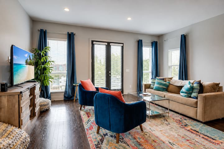 Beautiful Nashville Home  Near Honky Tonks