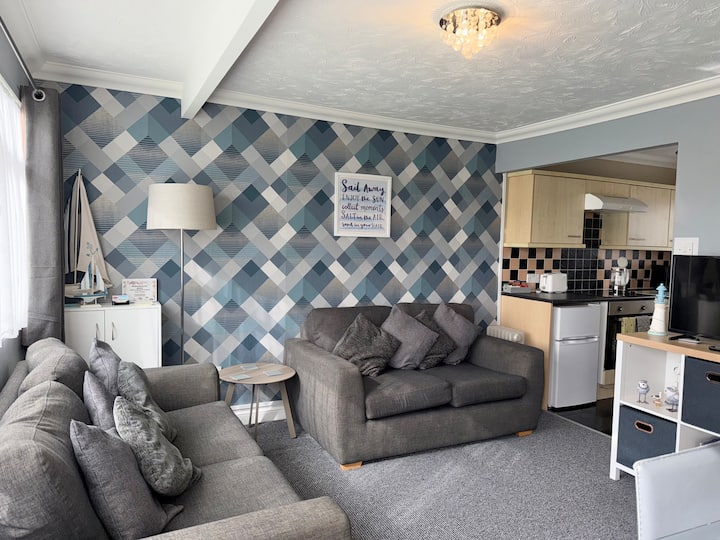 2 Bed South Facing Chalet. Sleeps 5 - Hemsby