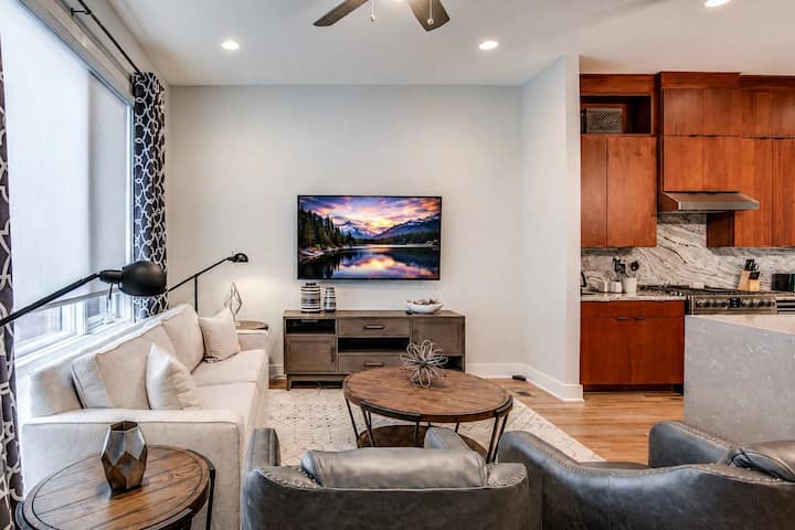 2 Nashville Homes  Sleeps 24 Guests - Nashville, TN