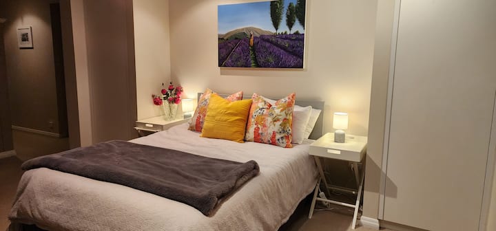 Kingfisher Studio -Spacious & Easy Walk To Wanaka! - 와나카