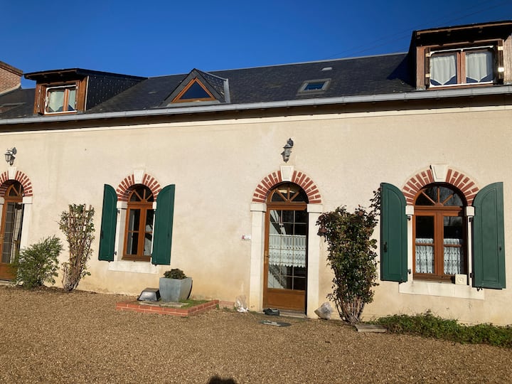 Chambres En Enfilade à L'étage D'une Longère - La Flèche