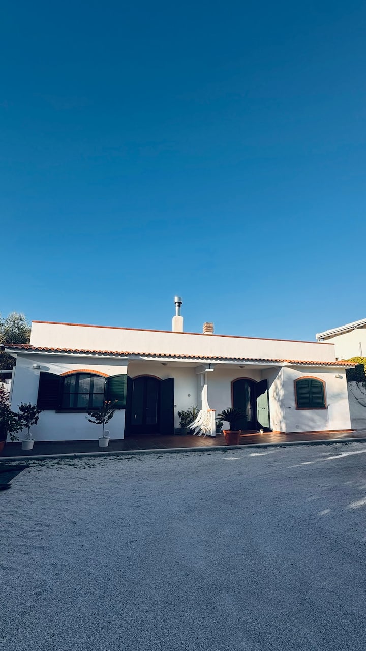 Casa Vacanze Da 2 A 4 Persone Con Parcheggio. - Mattinata