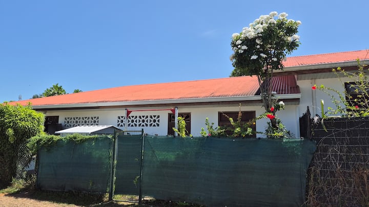 Agréable Maison Situé Dans Quartier Calme à 10min De La Plage, Proche De Toutes Comodités.
Idéale Pour Famille De Passage En Guyane - Cayenne
