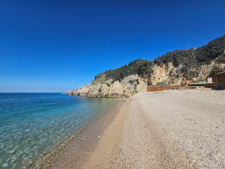 Central  Joy's Apart. - (1+1 +2wc) 3 Min To Beach - Himarë