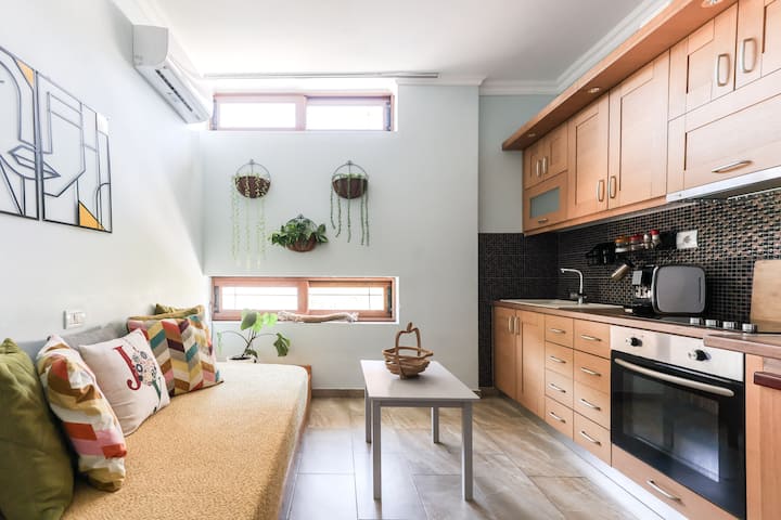 Central Joy's Apart. - Parking, 3 Min To Beach - Himarë