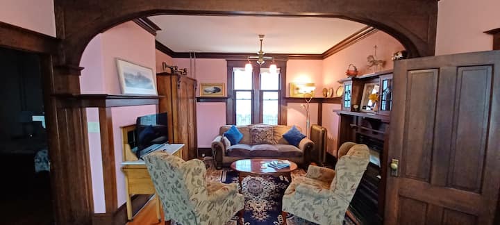 Grand Main Floor In Victorian Era House - Burnaby