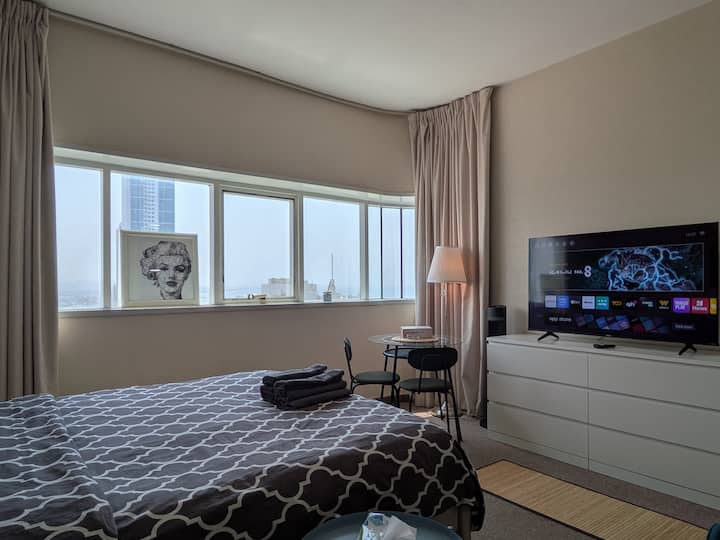 Ideal Economy Studio & Angle Seaview On Corniche - Sharjah