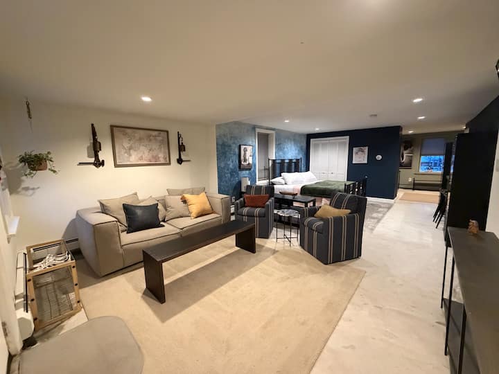 Comfortable Studio Near Transit & Dining - South Beach - Staten Island NY